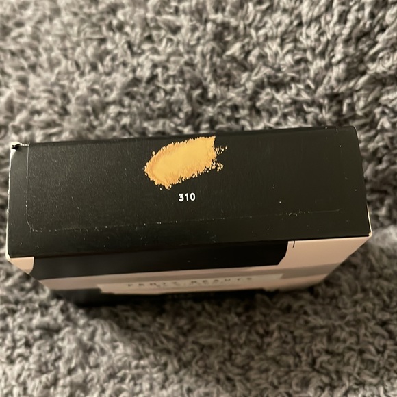 Fenty Beauty | Makeup | Fenty 3 Pro Filtr Soft Matte Powder Foundation ...